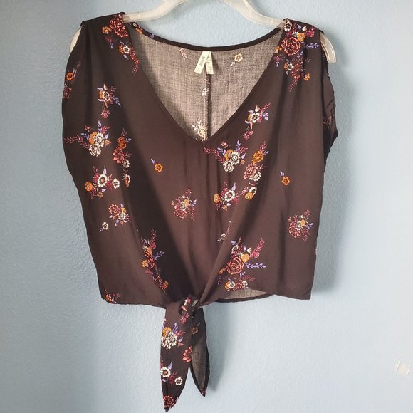 Mudd | Tops | Mudd Floral Crop Top Waist Tie Size S | Poshmark